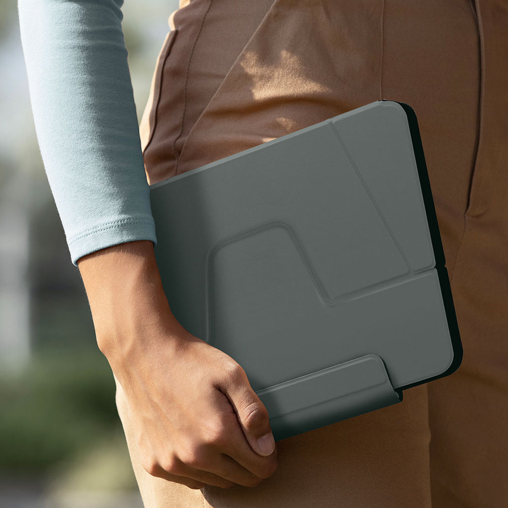 Uniq Ryze 360 case para iPad Pro 13" M4